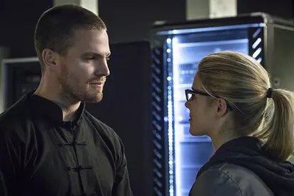 Recap 'Arrow' Seizoen 3 Om klear te meitsjen foar Seizoen 4 & Hooplik, mear Olicity 101141_13