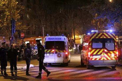 Les photos de la fusillade de Paris sont dévastatrices et la ville cherche des réponses 101223_20