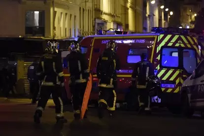 Les photos de la fusillade de Paris sont dévastatrices et la ville cherche des réponses 101223_22