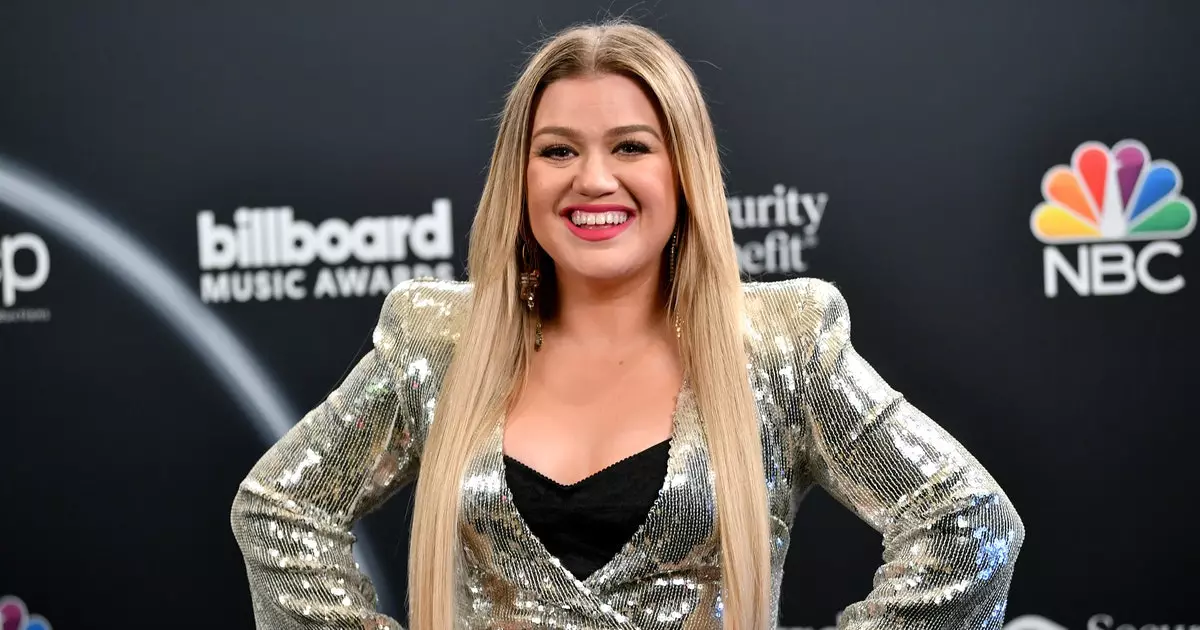 Kelly Clarkson gæti verið að breyta nafni sínu algjörlega innan við skilnað sinn