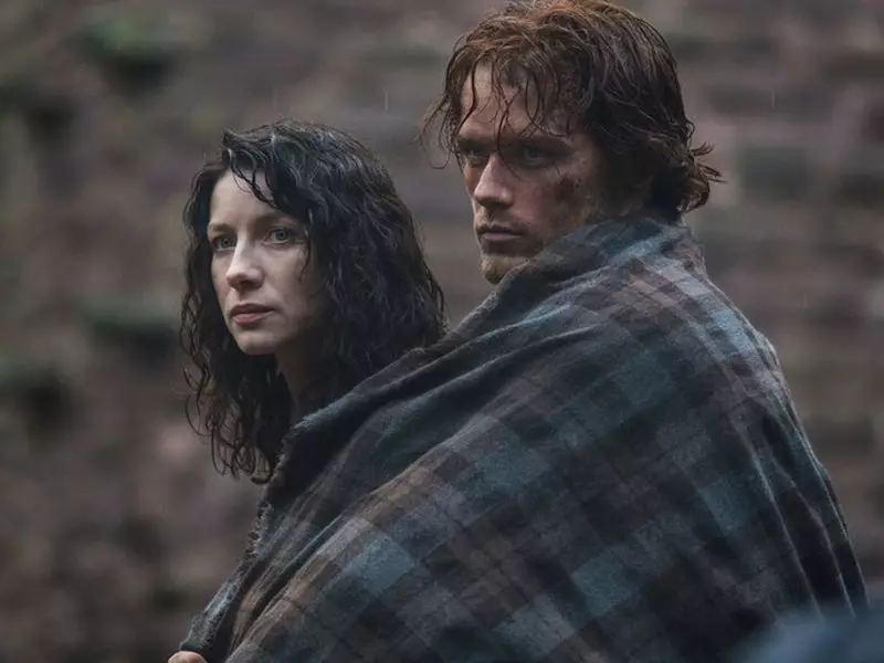 Ешбір сексуалдылықты жіберіп алмау үшін «Outlander» онлайн режимінде қалай трансляциялауға болады 103017_1