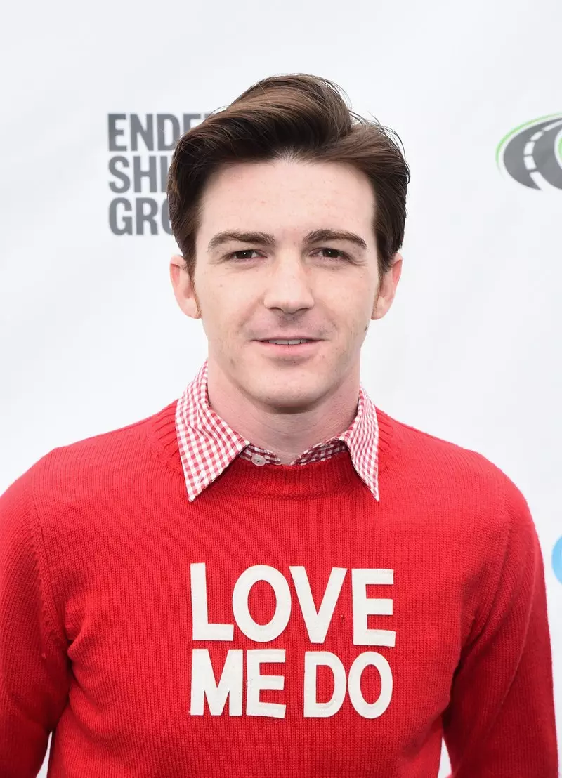 Drake Bell wegen Verdachts auf Trunkenheit am Steuer verhaftet und diese Tweets von Justin Bieber kommen zurück, um ihn zu verfolgen 103575_1