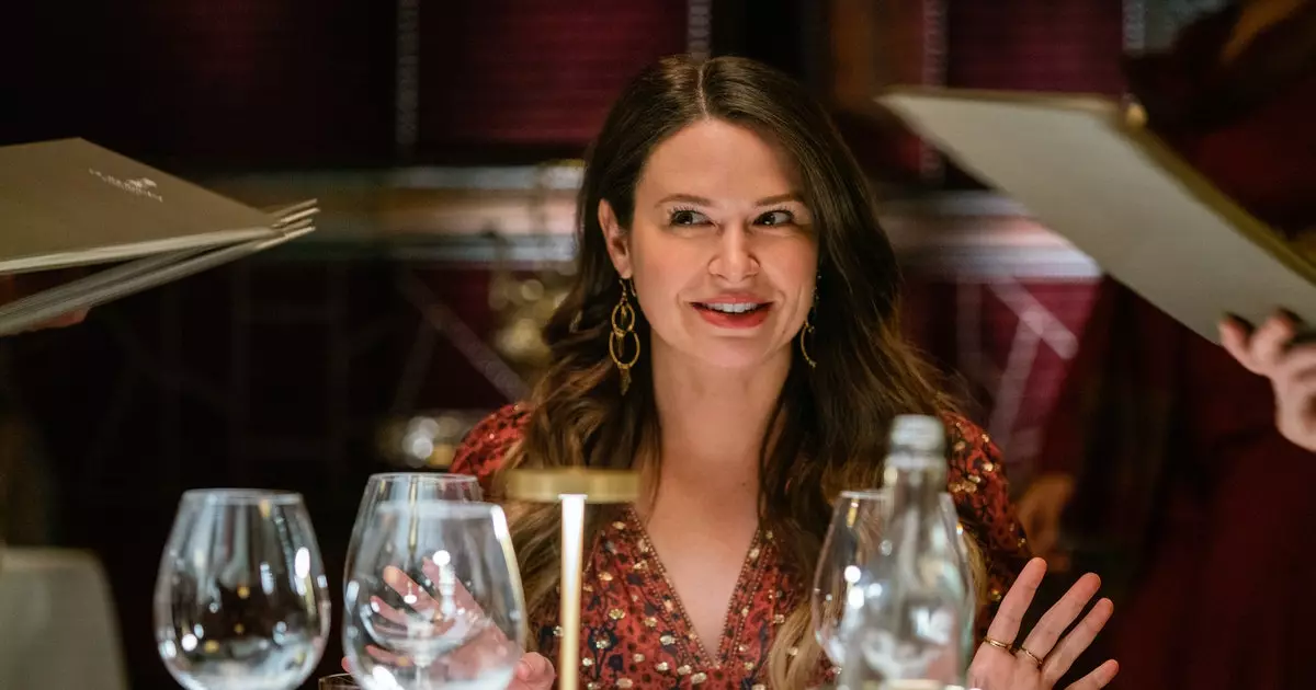 Si episodi "Inventing Anna" i Marokut rriti aksionet për Katie Lowes