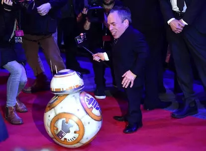 12 'Force Awakens' Cameos Nevatambi Vamakanga Musingazivi Kuti Vaiva Mufirimu 112806_7