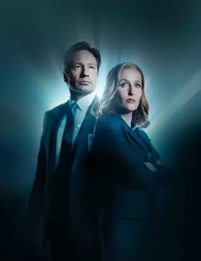 פוסטרים חדשים של 'X-Files' מתגרים באדם המעשן סיגריות לצד עוד פנים מוכרות — תמונות 112950_2