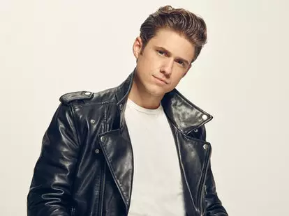 Нақши 'Grease Live!' Барои ин нақшҳо он қадар комил аст, шумо бо ҳаяҷон даст мезанед 121152_3