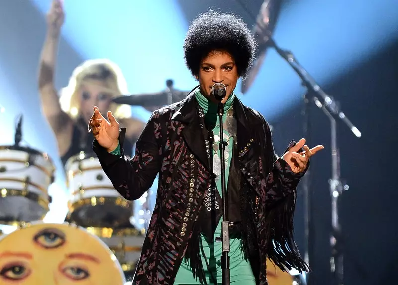 Prince's Final Tweet Ndi Kudzipereka Kwa Zithunzi Ku Nyimbo Zake 134396_1