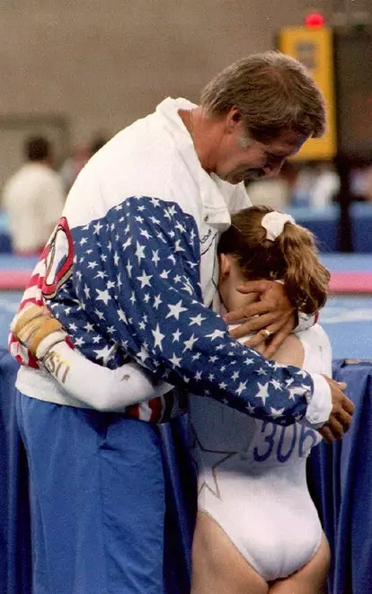 ¿Dónde está Kim Zmeskal ahora? La gimnasta olímpica y primera campeona mundial completa ahora entrena campeones ella misma 155288_2