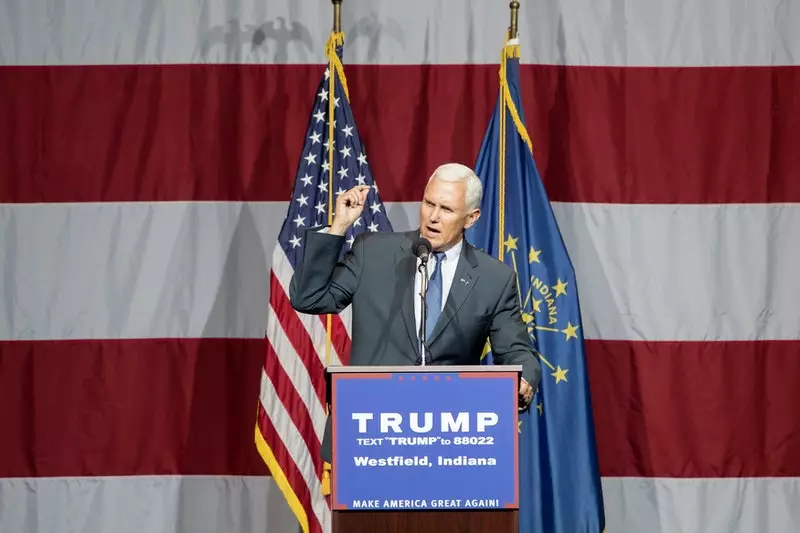 Ang Rekord ng Pagboto ni Mike Pence ay Kasing Kontrobersyal Gaya ng Kampanya ni Donald Trump 155370_1