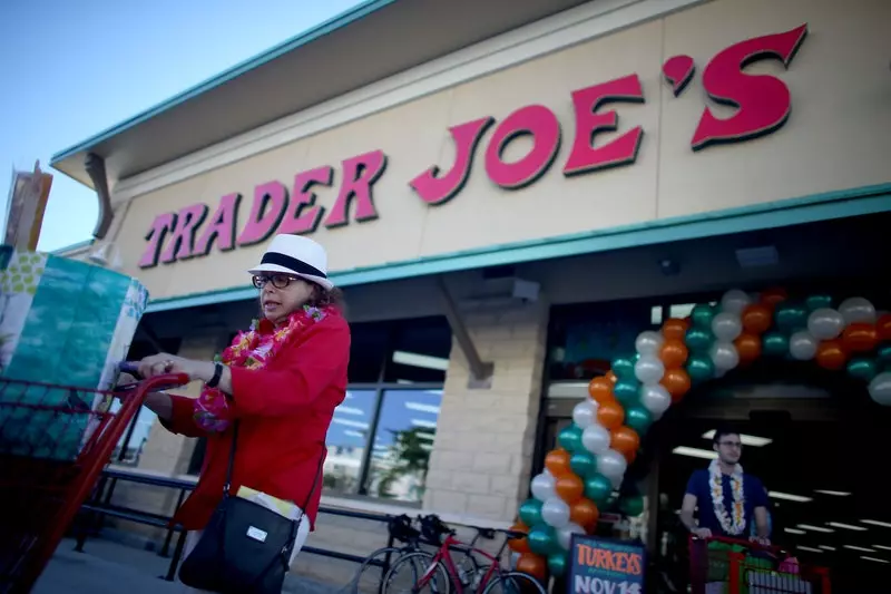 Trader Joe's-ը բացահայտում է իր ամենահայտնի իրերը, որոնք օգնեցին ձեզ գոյատևել 2016 թ. 175449_1