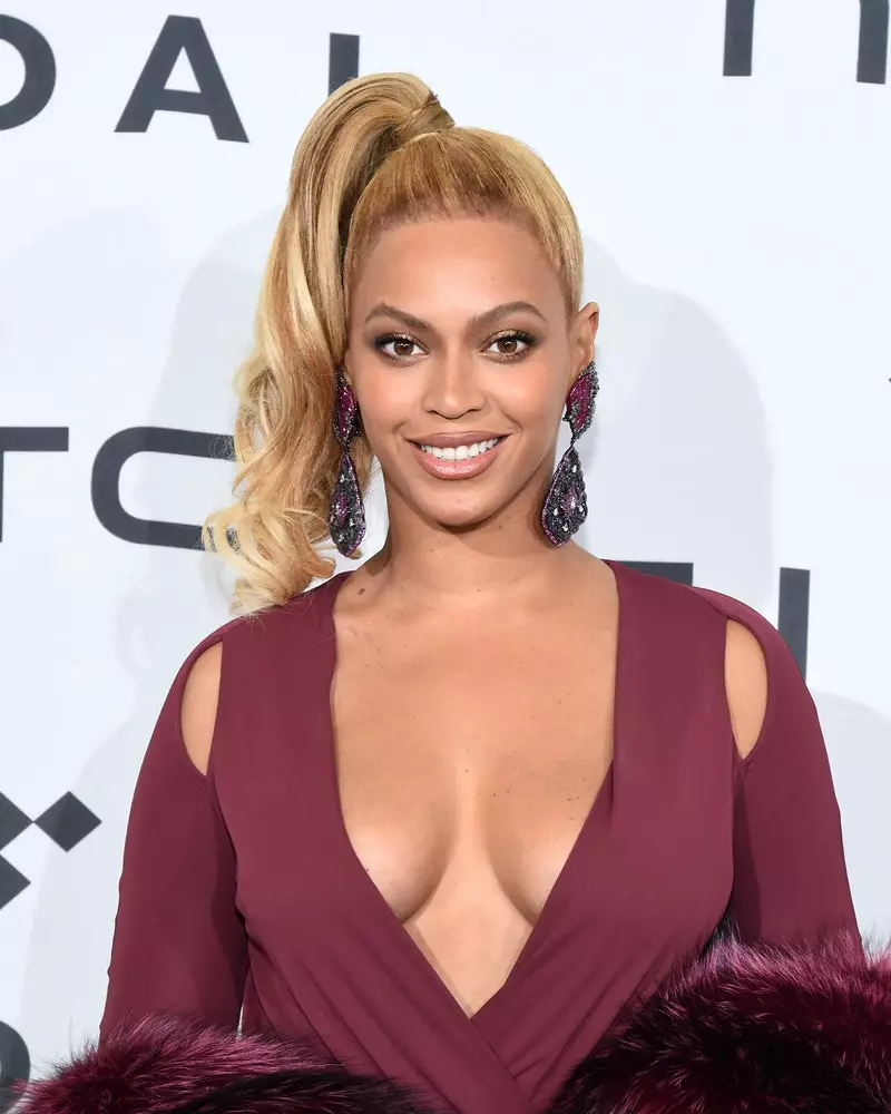 Beyonce نىڭ تولۇق ھامىلدار بولغان سۈرەتلىرى مۇتلەق شان-شەرەپ - سۈرەتلەر 185171_1