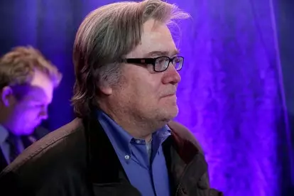 Pourquoi nous ne devrions pas encore célébrer le renvoi de Steve Bannon du Conseil de sécurité nationale 198824_2