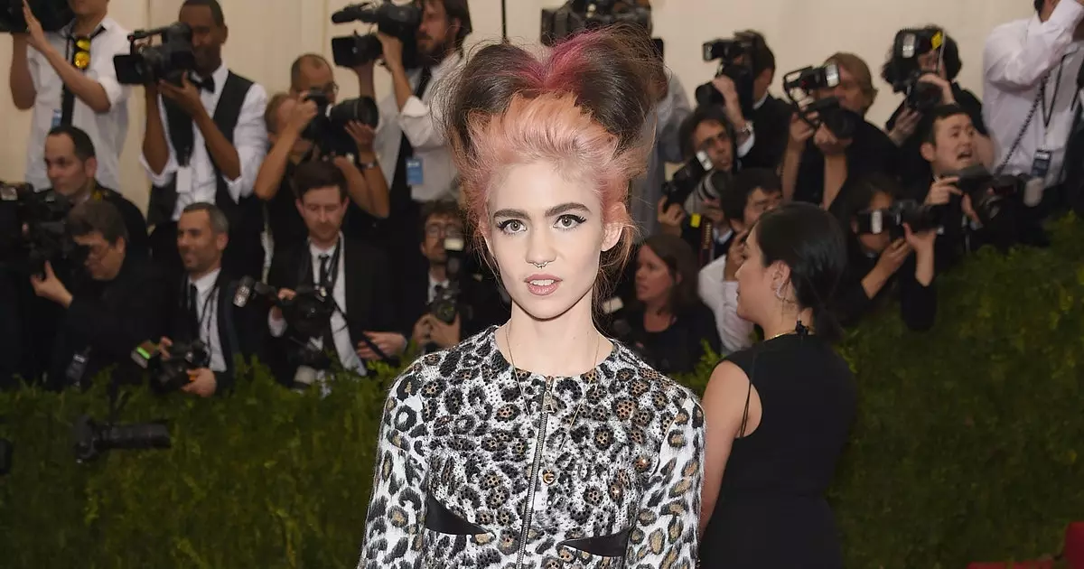 7 Grimes Red Carpet vyzerá, že dokazuje, že je nespievaná ikona — FOTKY