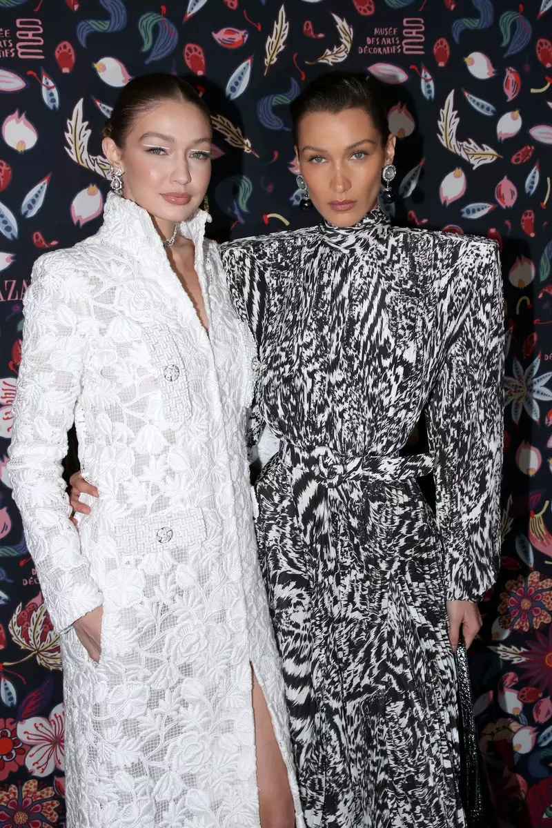 Bella an Gigi Hadid poséieren zesummen