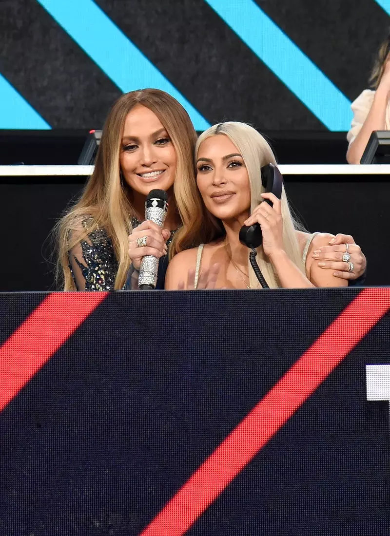 Kim Kardashian e Jennifer Lopez sono amiche? Sono decisamente abbastanza vicini per avere 