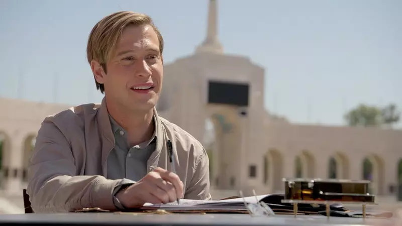 Den Tyler Henry reest d'Land als Medium am Netflix sengem 'Life After Death'.