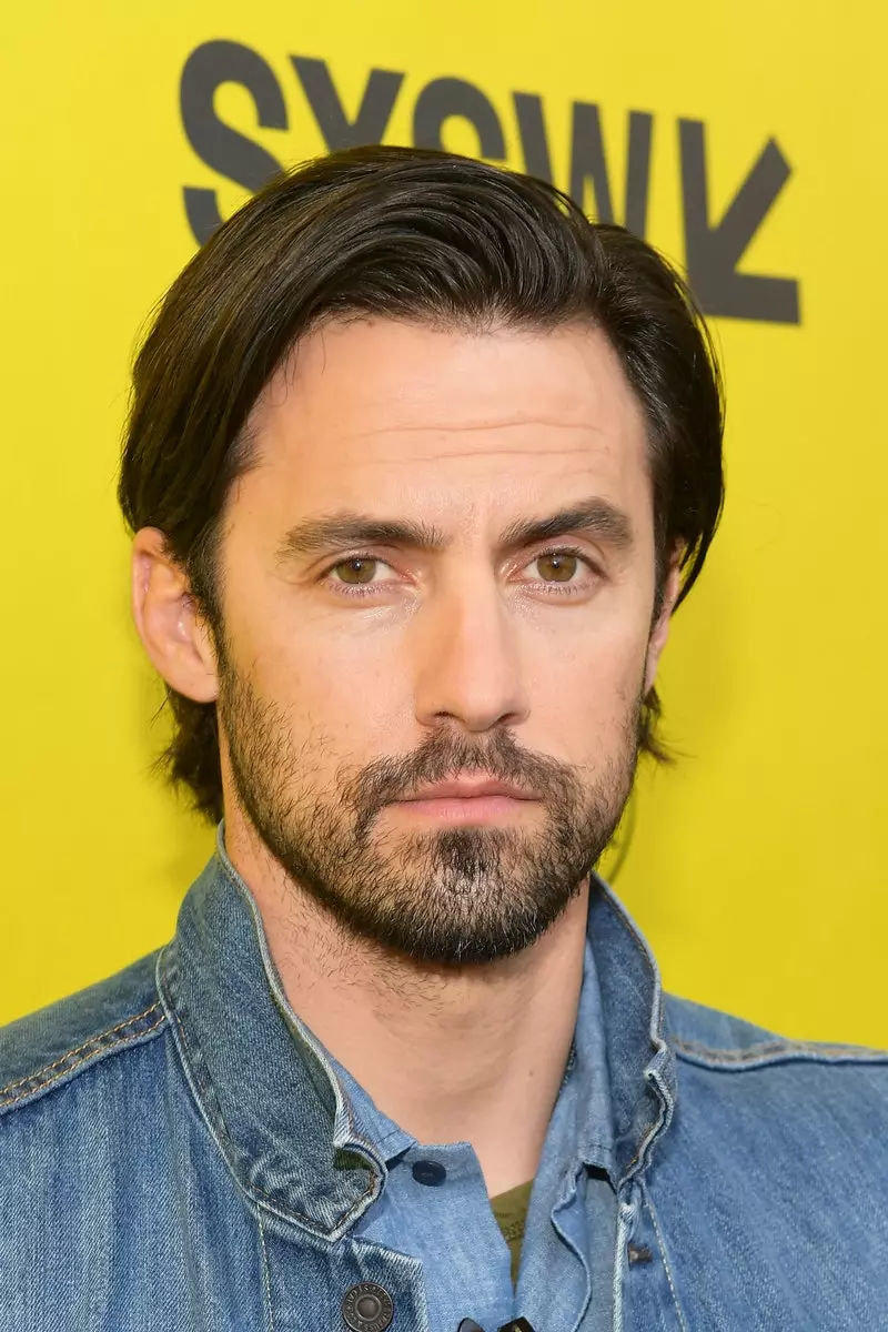 Milo Ventimiglia Tenê Du Stranên Mandy Moore Dizane û Wî bi ciddî ji Hîtên Xwe yên Jina Xwe ya 'Ev Em Em' Dizane - VÎDEO 233597_1