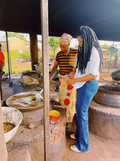 54 Thrones-gründer Christina Funke Tegbe tar Bustle gjennom turen til Accra, Ghana som hudca...