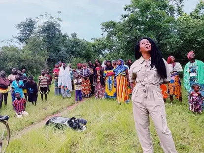 54 Thrones-gründer Christina Funke Tegbe tar Bustle gjennom turen til Accra, Ghana som hudca...