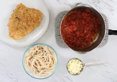 Itong Chicken Parmesan Recipe Para sa Isang Tao ay Magpaparamdam sa Iyo na Isa kang Master Chef 2356_13