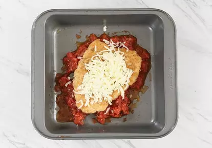 Itong Chicken Parmesan Recipe Para sa Isang Tao ay Magpaparamdam sa Iyo na Isa kang Master Chef 2356_15