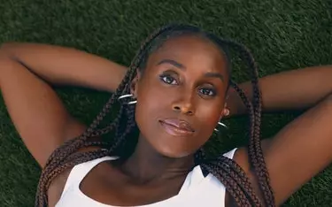 Issa Rae ystävän eroista, Emmyn katumisesta ja valtakuntansa laajentamisesta 2363_4