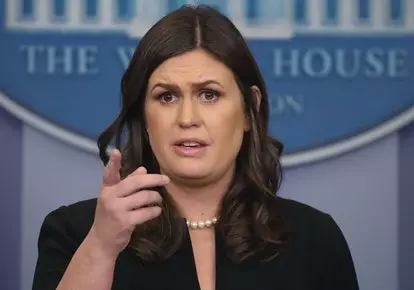 Denne video af Sarah Huckabee Sanders, der fortæller kvinder om at bede mænd om smykker, blev, øh, akavet 236883_2