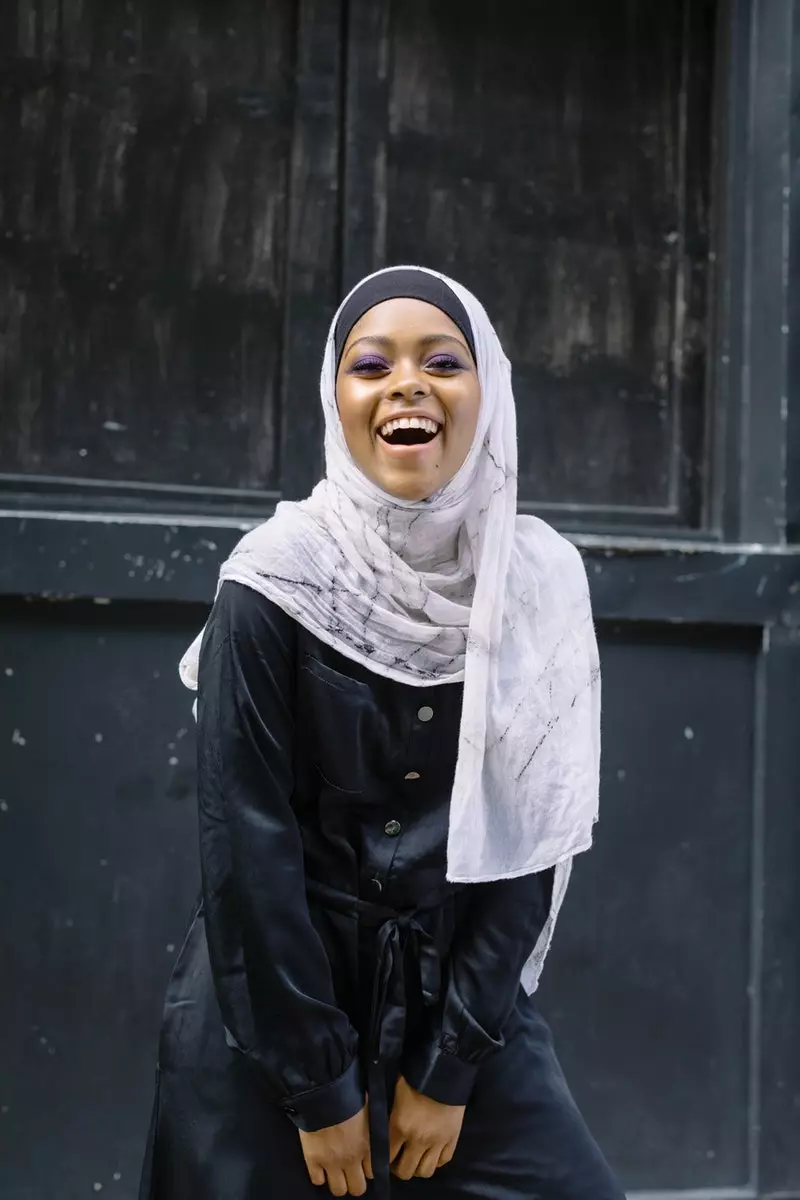 Macy's x Verona-versameling is 'n beskeie klerereeks wat hijabs insluit 239537_1