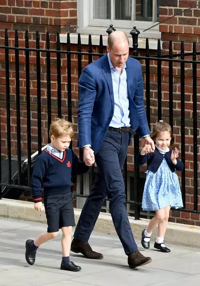 ¿Por qué Kate Middleton usó un vestido rojo al salir del hospital? El color brillante puede tener un significado patriótico secreto 249211_4