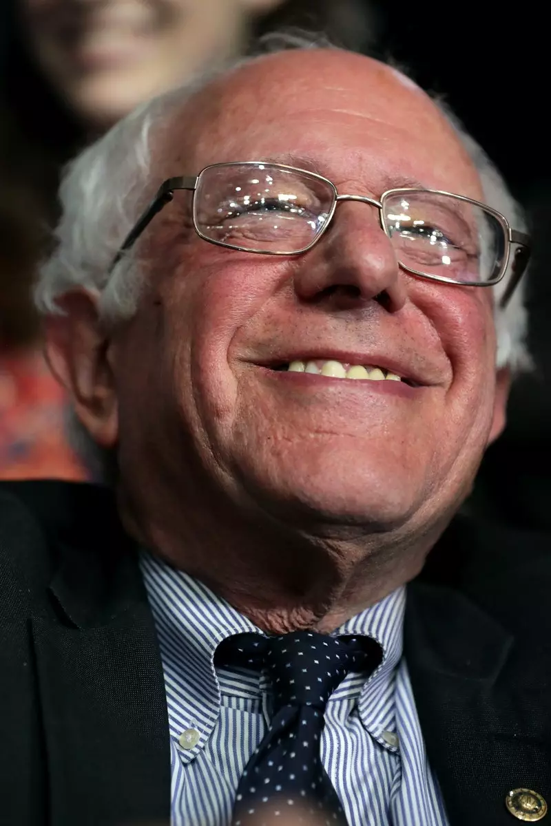 Bernie Sanders shpëtoi një grua në DC nga goditja nga një makinë dhe nuk ia tha askujt 256813_1