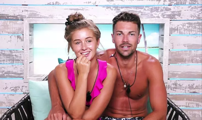 Èske Georgia ak Sam toujou ansanm? Koup 'Love Island' te pran kèk desizyon etone depi Villa a 260264_1