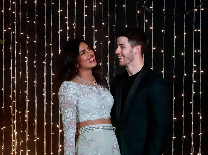 Priyanka Chopra Bukan Penggemar Besar Jonas Brothers Sebelum Sebenarnya Bertemu Nick Jonas — VIDEO 266207_1