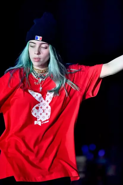 Billie Eilish utálja a kék haját, de hamarosan nem fog menni sehova 269408_2