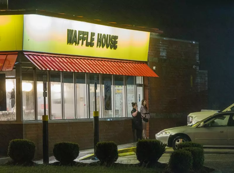 As reservas da Waffle House para o Dia dos Namorados de 2019 estão se esgotando rapidamente - veja como obter uma 277022_1