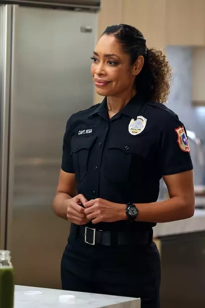 Gina Torres sul set di '9-1-1: Lone Star.'