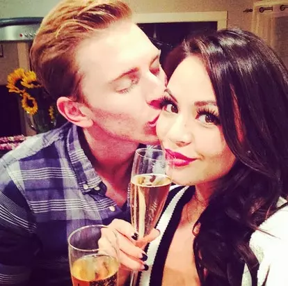 Janel Parrish e seu namorado Payson Lewis são mais fofos que 'DWTS' 29451_2