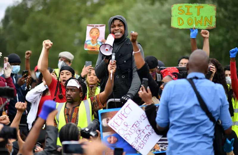 Intetho kaJohn Boyega yeBLM Hyde Park ibalaselisa ukubaluleka kokukhathalelwa kwabasetyhini abamnyama 301022_1