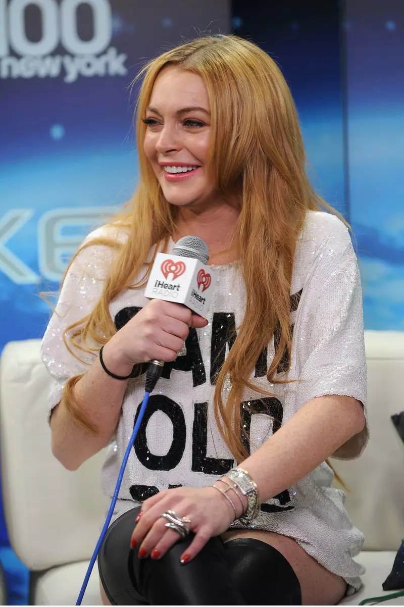 Awọn nkan 8 ti A fẹ Ka Nipa ninu Iwe-sọ-Gbogbo Lindsay Lohan 338828_1