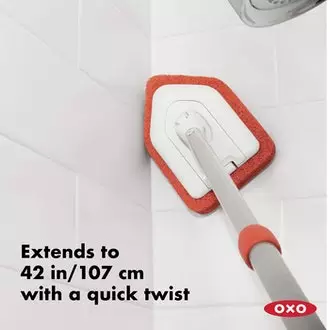 OXO Good Grips Растеглива када и чистач за плочки