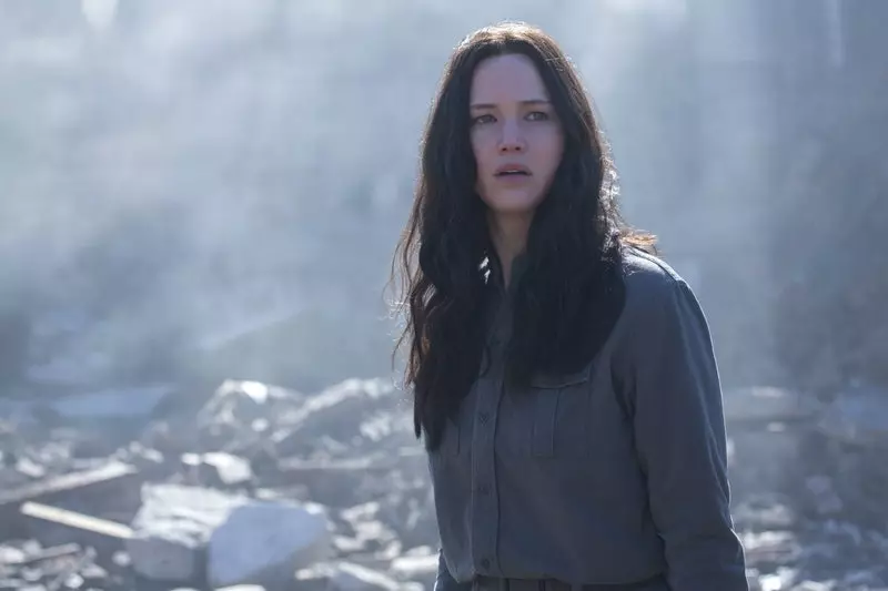 8 Ways 'Mockingjay Part 1' Dokazuje, že Katniss miluje Peetu 34510_1