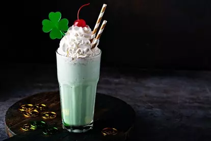 Nola Egin Shamrock Shake Etxean San Patrizio Egunerako