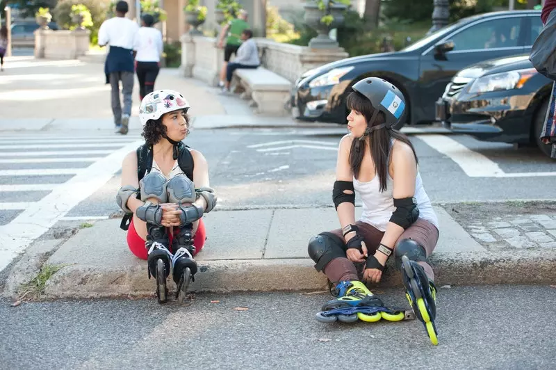 'Broad City' Phần 2 vẫn giữ được điều kỳ diệu của phần 1 và cho phép căn phòng anh hùng của chúng ta phát triển 348308_1