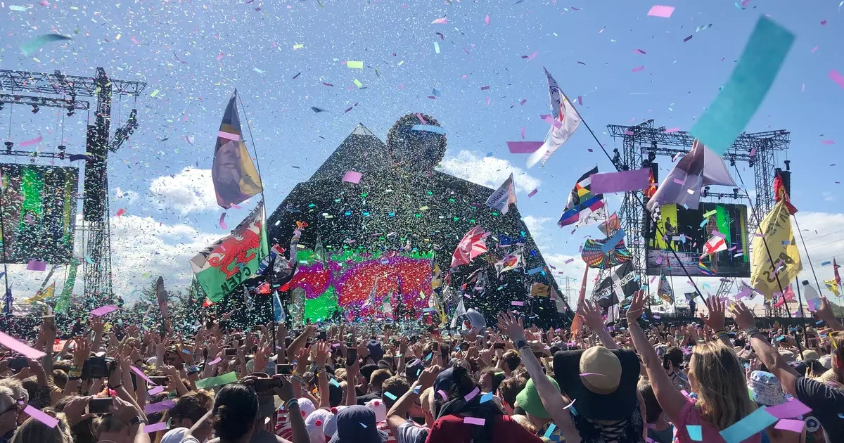 Glastonbury 2022는 매진되었지만 여전히 티켓을 얻을 기회가 있을 수 있습니다