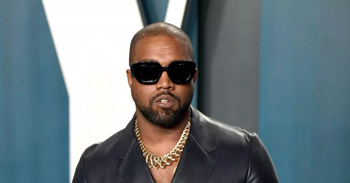 U-Kanye West ucenga uThixo ukuba azise yakhe