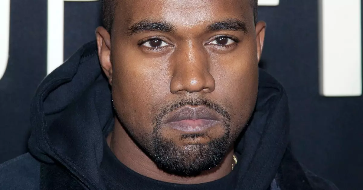 Kanye West dia nametraka ny fanovana ny anarany