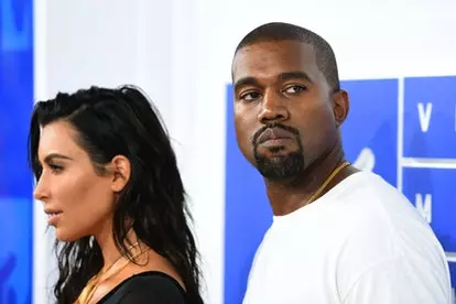 NEW YORK, NY - 28 AUGUSTUS: Kim Kardashian West en Kanye West woon die 2016 MTV Video Music Awards by...