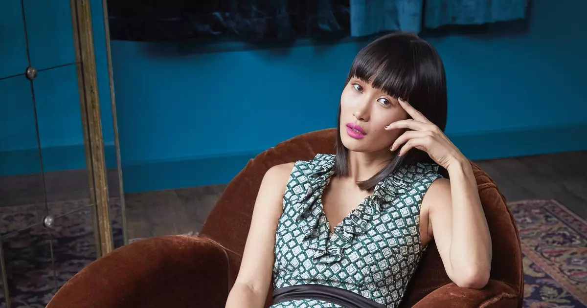 Што има во линијата за облека ModCloth x Anna Sui? Вклучува и големини за есен и зима што ви требаат статистика