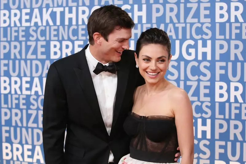 Mila Kunis 'Kev Sib Raug Zoo Nrog Ashton Kutcher Yeej Tsis Tau Pib Txoj Kev Cov kiv cua yuav cia siab 3856_1