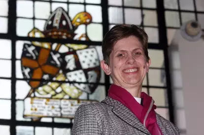 Libby Lane, la primera mujer obispo de la Iglesia de Inglaterra, acaba de romper el techo de vidrieras 48654_2