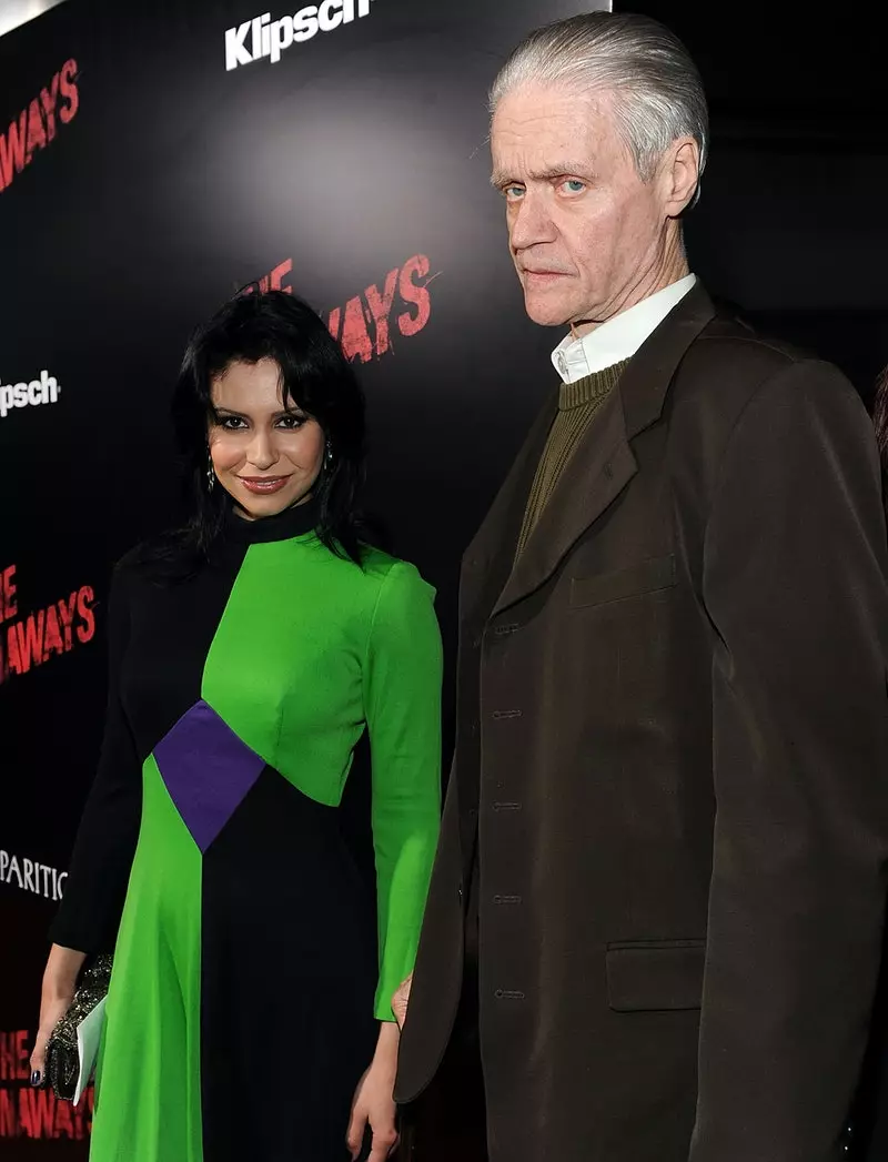 Kim Fowley Mety Tsy Anarana Fantatrao, Fa Tao ambadiky Ny Hira Ankafizinao Izy — VIDEOS 49059_1